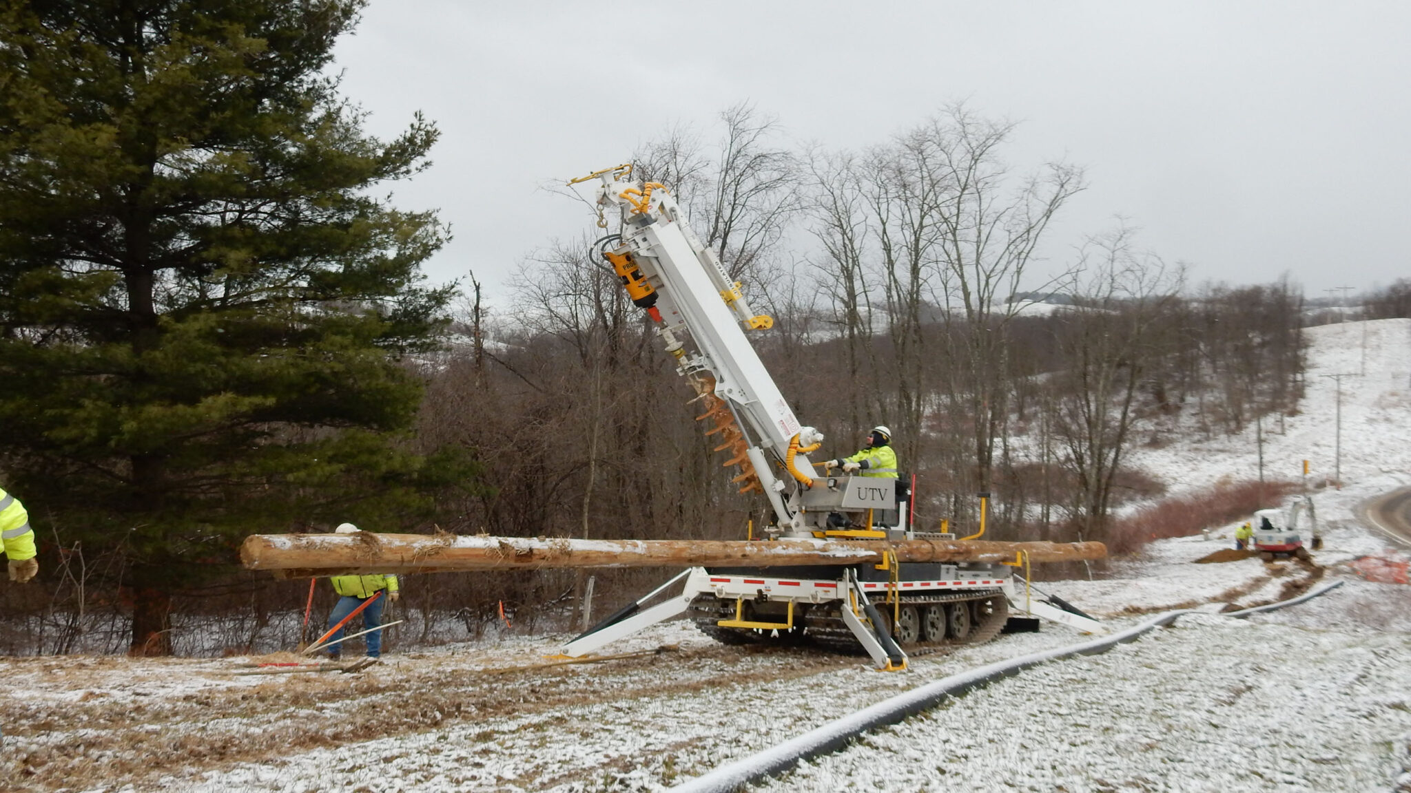 Track-Mounted Digger Derricks - Bucket Trucks and Towing Equipment ...