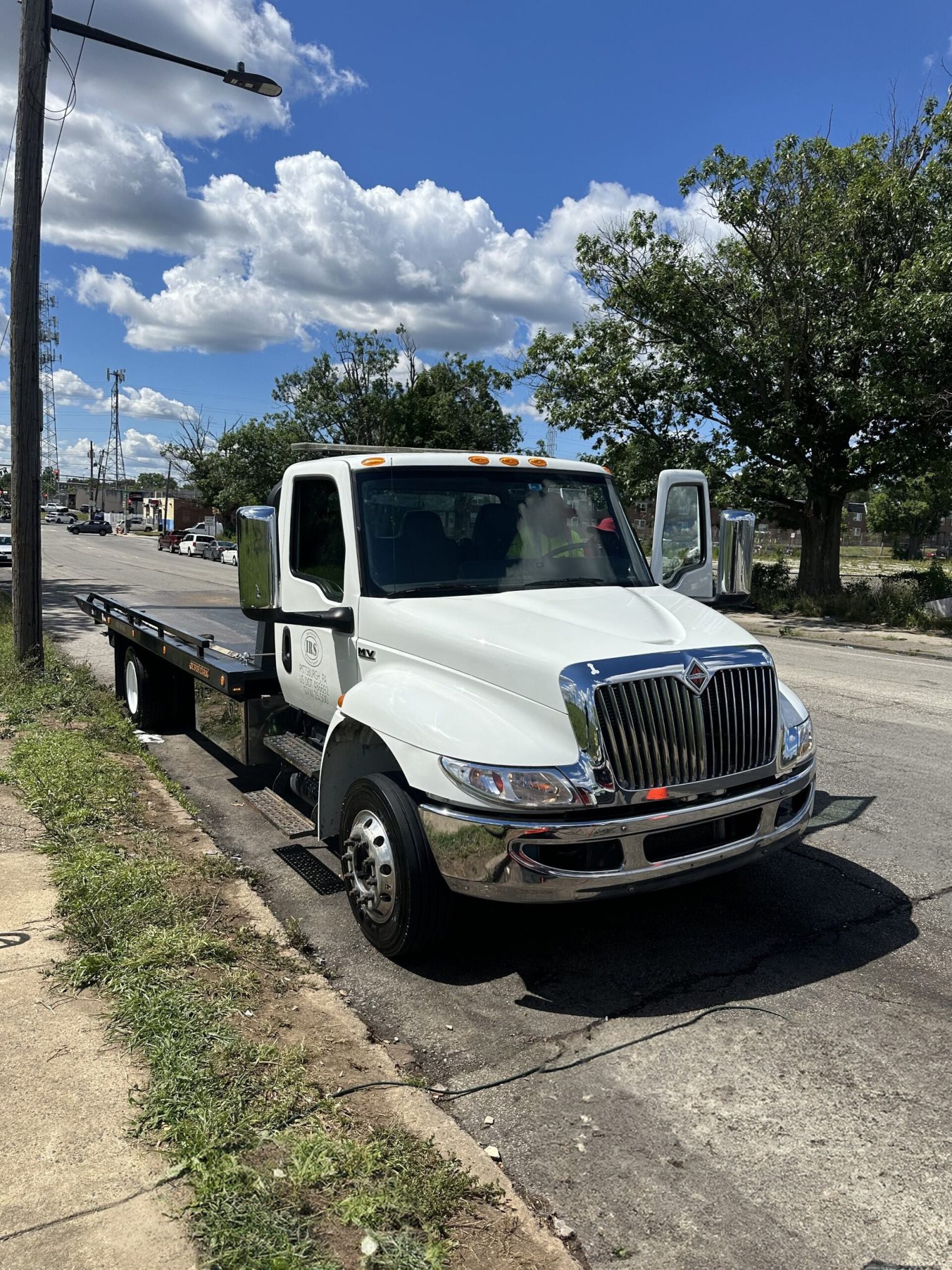 Rollback Flatbed Carriers - Bucket Trucks and Towing Equipment Sales ...